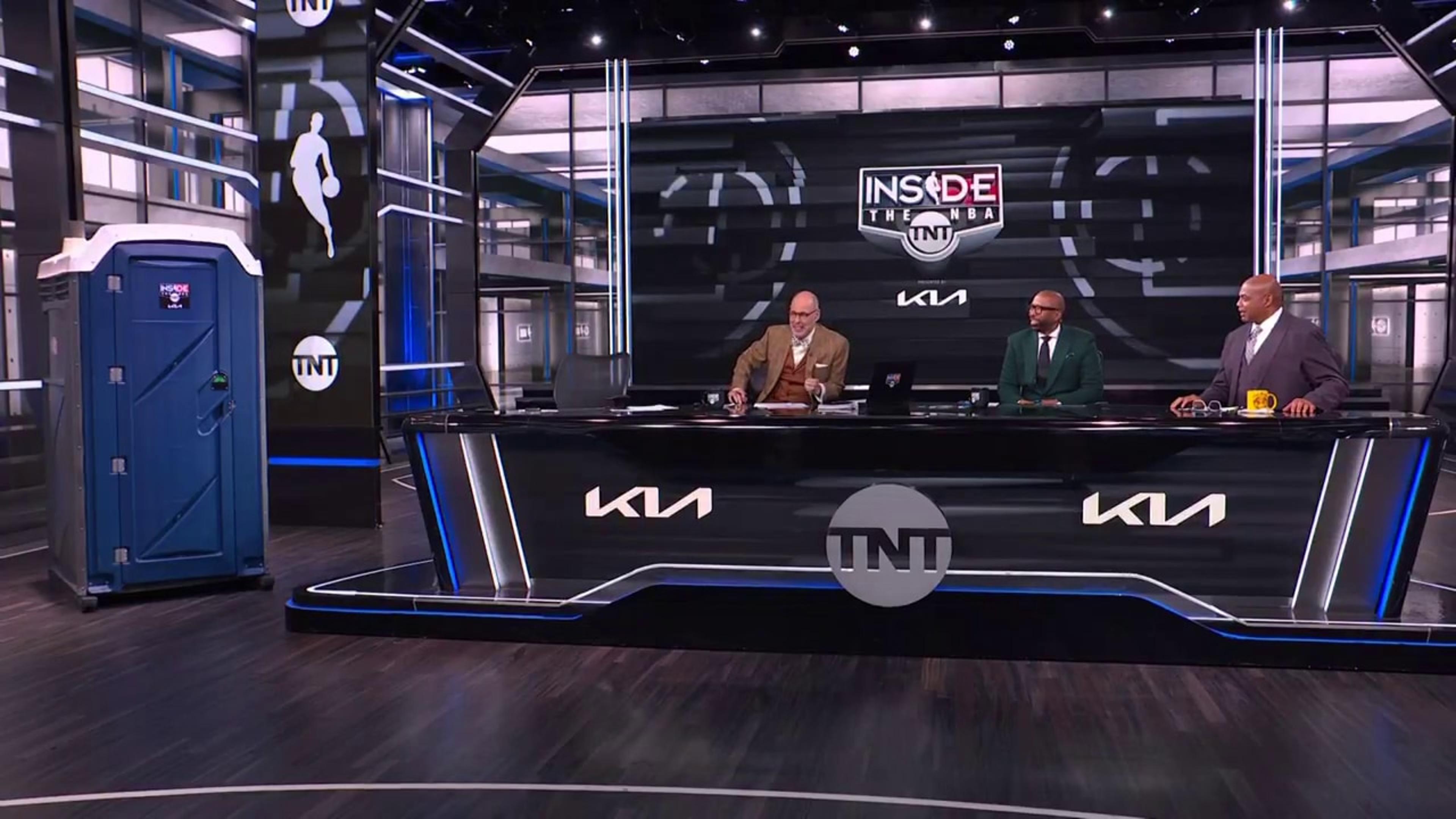 Michael Jordan Owns The NBA Vertical Jump: Where's Carter and Kobe?